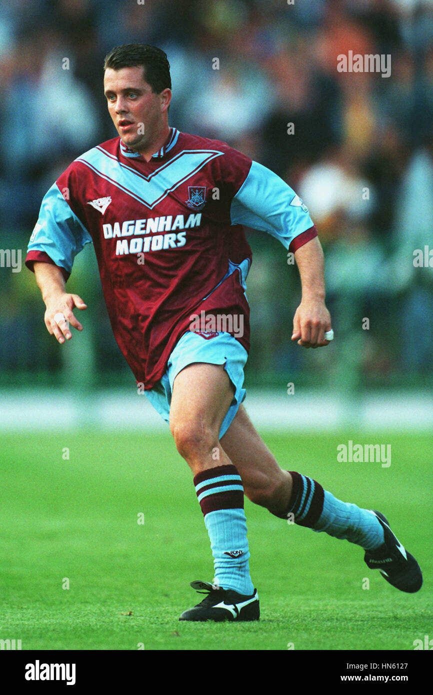 TREVOR MORLEY WEST HAM UNITED FC 20 August 1993 Stock Photo - Alamy