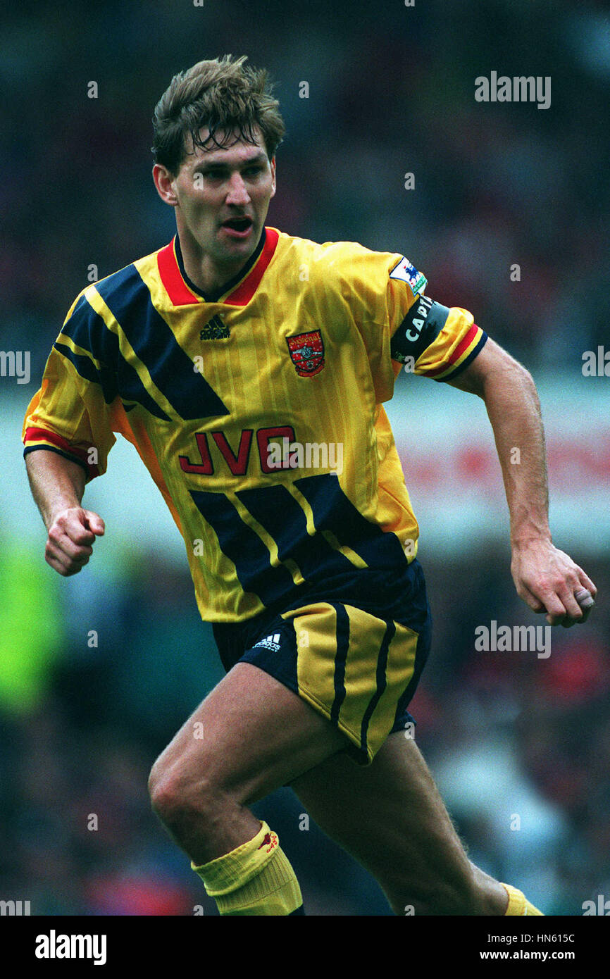 TONY ADAMS ENGLAND & ARSENAL FC 20 September 1993 Stock Photo - Alamy