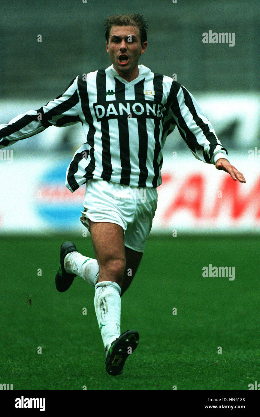ANTONIO CONTE JUVENTUS FC 26 October 1993 Stock Photo - Alamy