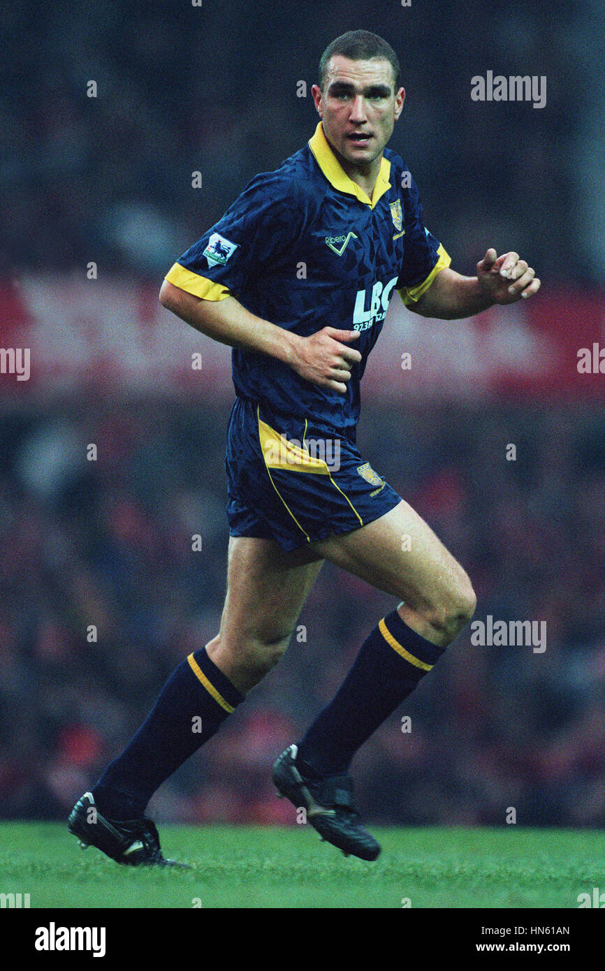 Vinnie jones football hi-res stock photography and images - Alamy