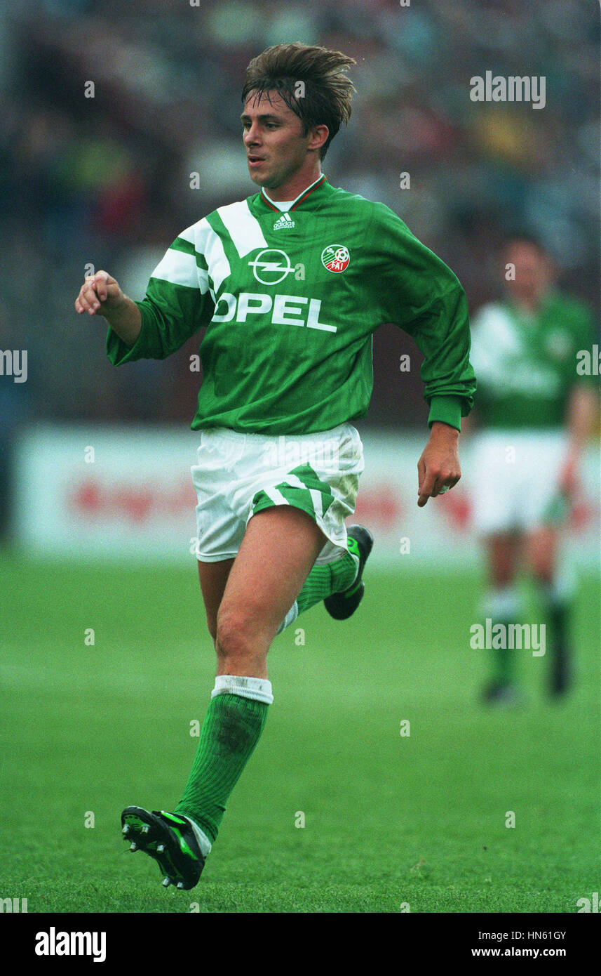 DAVID KELLY EIRE & NEWCASTLE UNITED FC 01 June 1993 Stock Photo - Alamy