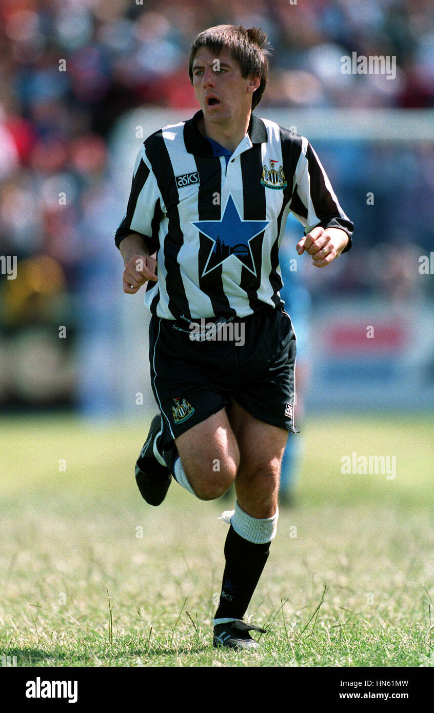 PETER BEARDSLEY NEWCASTLE UNITED FC 26 July 1993 Stock Photo - Alamy