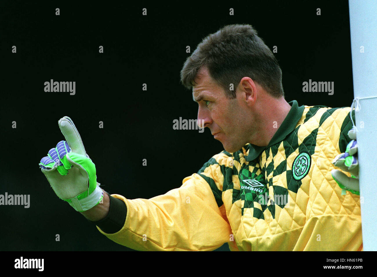 PAT BONNER GLASGOW CELTIC FC 02 August 1993 Stock Photo - Alamy