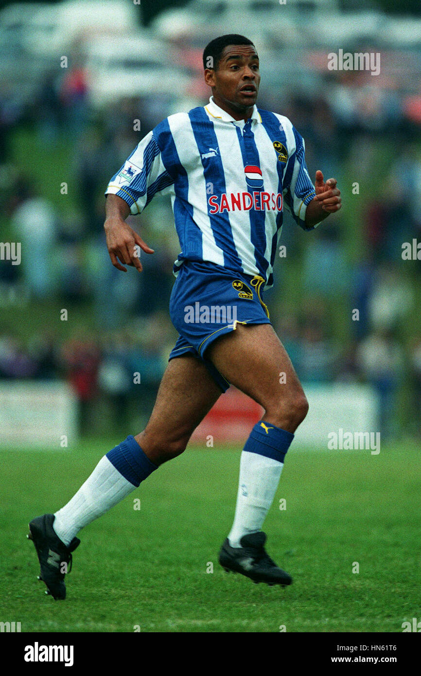 MARK BRIGHT SHEFFIELD WEDNESDAY FC 13 August 1993 Stock Photo - Alamy