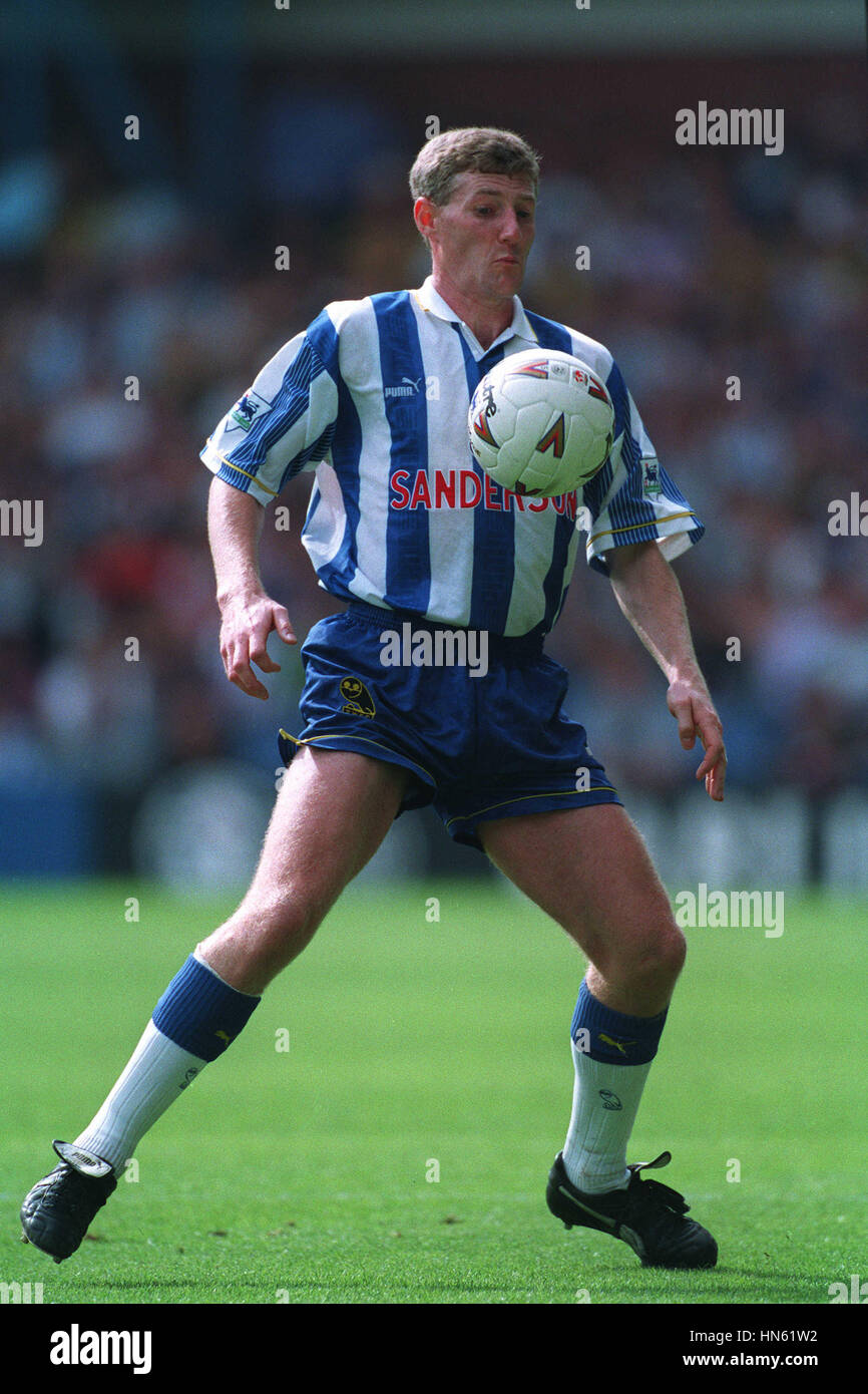 NIGEL WORTHINGTON SHEFFIELD WEDNESDAY FC 23 August 1993 Stock Photo - Alamy
