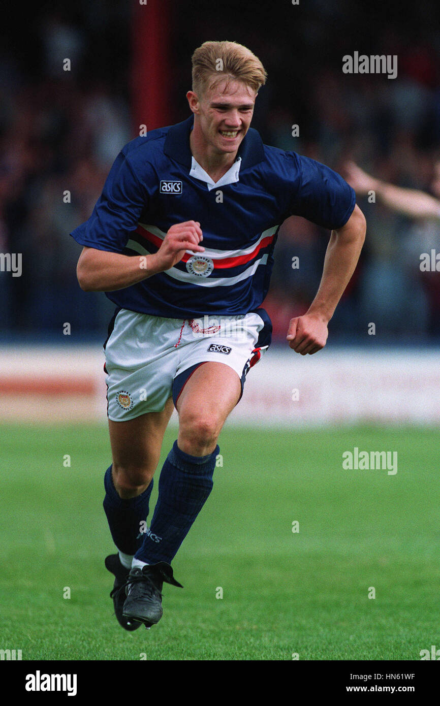 PAUL TOSH DUNDEE FC 24 August 1993 Stock Photo - Alamy
