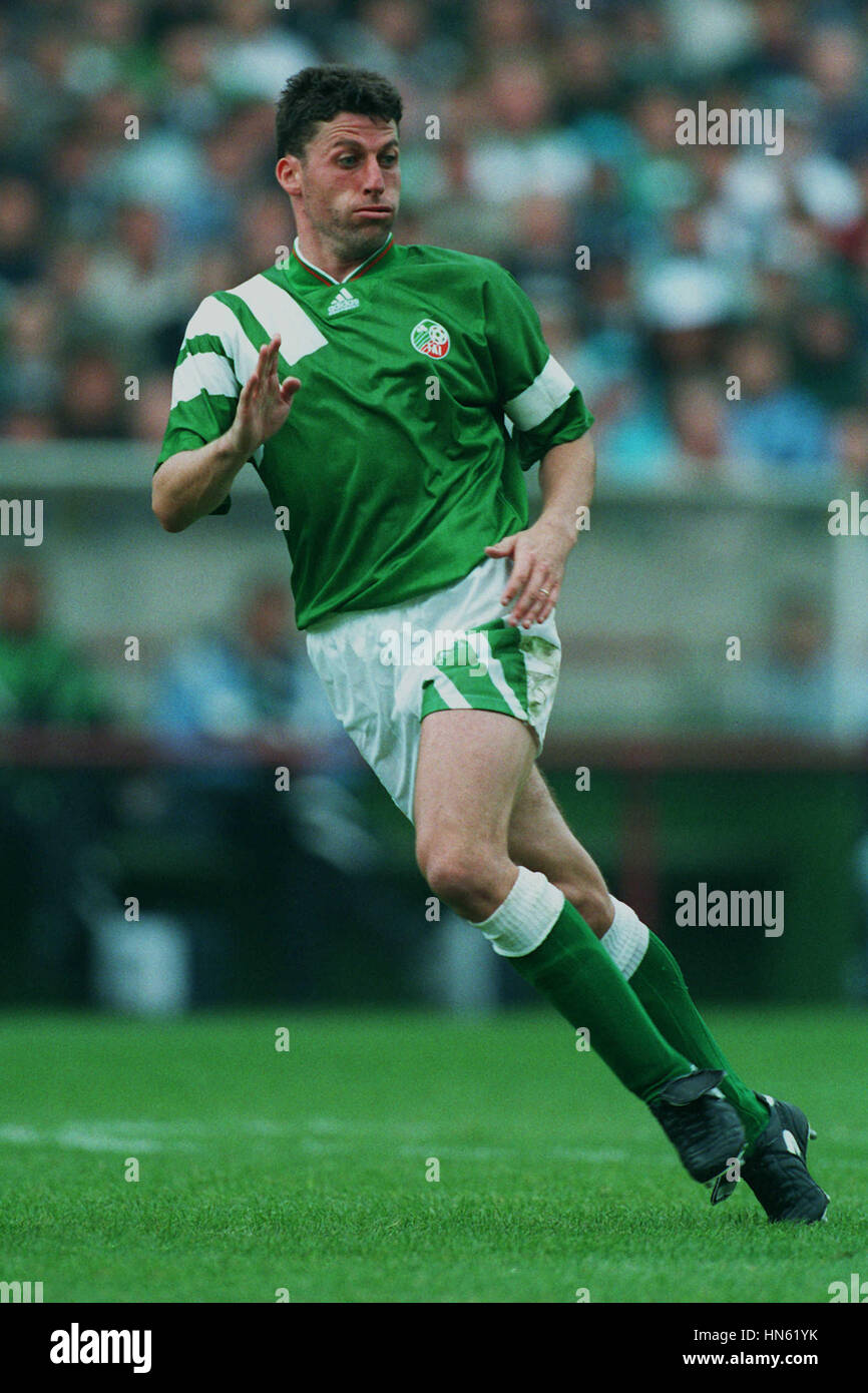 ANDY TOWNSEND EIRE & ASTON VILLA FC 12 September 1993 Stock Photo - Alamy