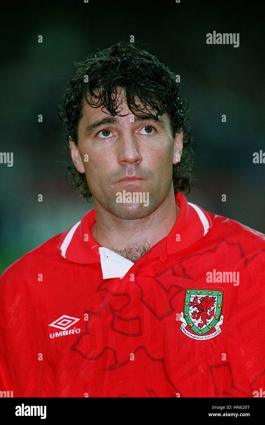 Dean saunders wales hi-res stock photography and images - Alamy