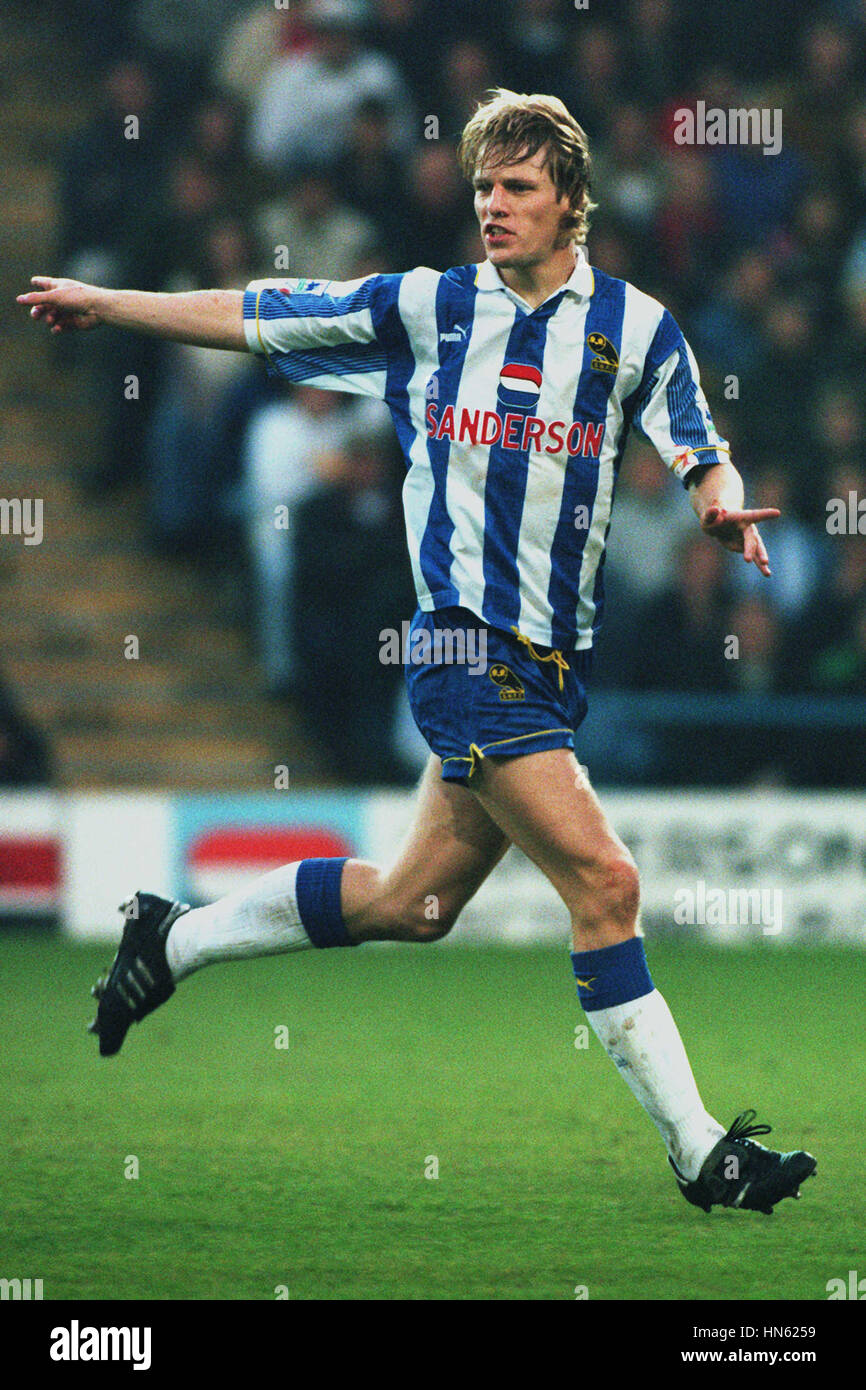 ANDY PEARCE SHEFFIELD WEDNESDAY FC 03 November 1993 Stock Photo - Alamy