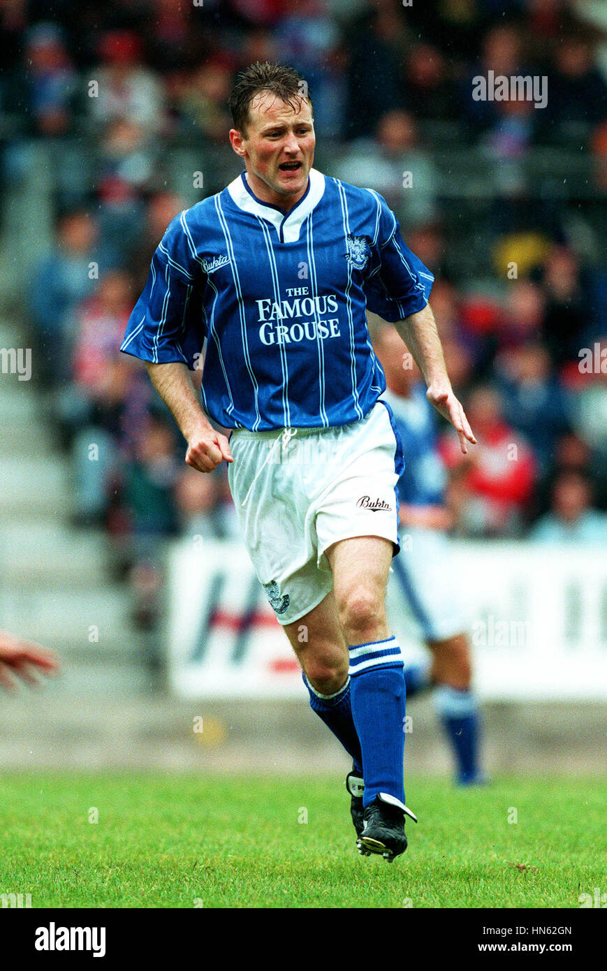 HENRY CURRAN ST JOHNSTONE FC 16 August 1993 Stock Photo - Alamy