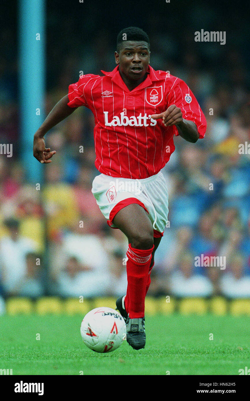 DES LYTTLE NOTTINGHAM FOREST FC 07 October 1993 Stock Photo - Alamy
