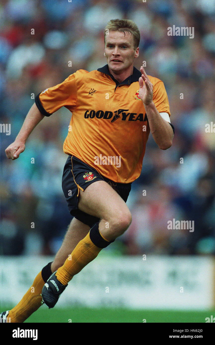 GEOFF THOMAS WOLVERHAMPTON WANDERERS FC 23 August 1993 Stock Photo - Alamy
