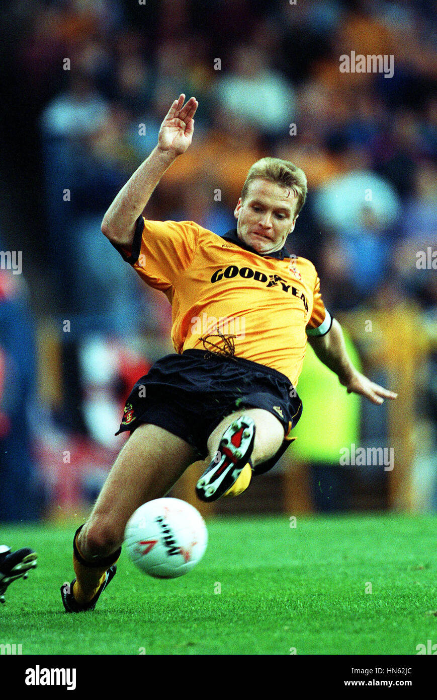 GEOFF THOMAS WOLVERHAMPTON WANDERERS FC 23 August 1993 Stock Photo - Alamy
