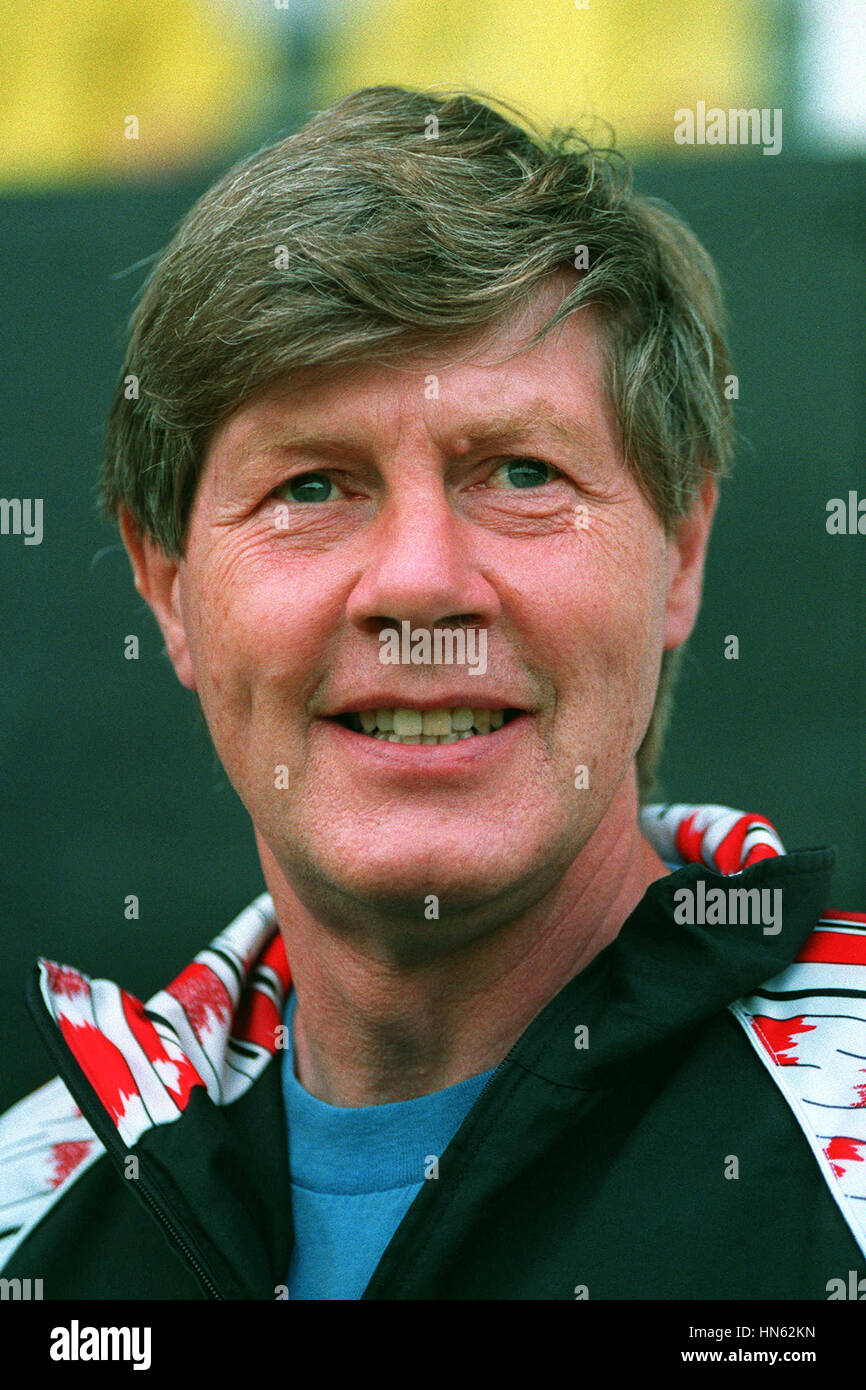 DON MACKAY FULHAM FC MANAGER 06 September 1993 Stock Photo - Alamy