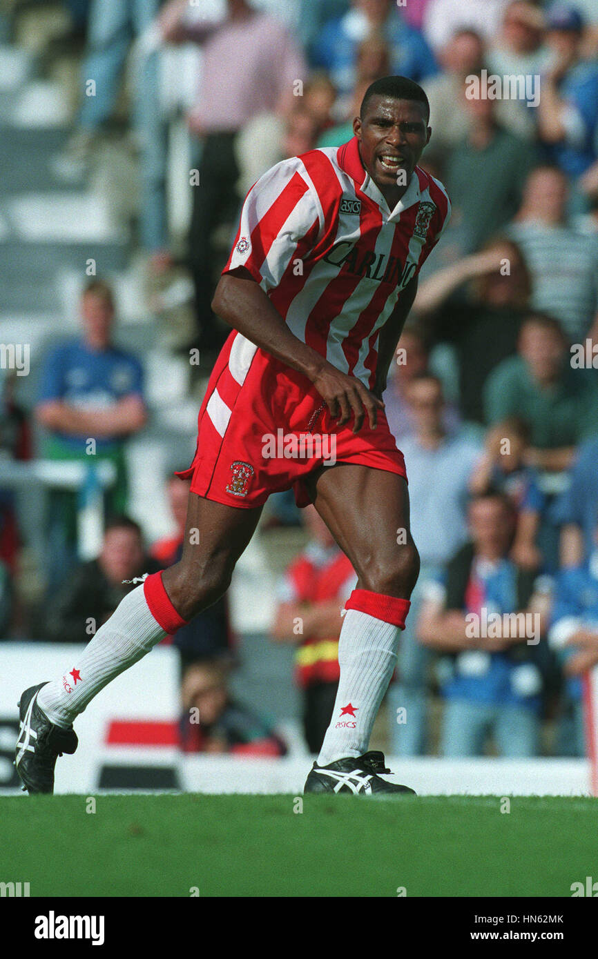 Dave regis football hi-res stock photography and images - Alamy