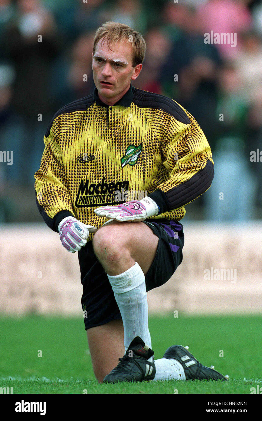JIM LEIGHTON HIBERNIAN FC 13 September 1993 Stock Photo - Alamy