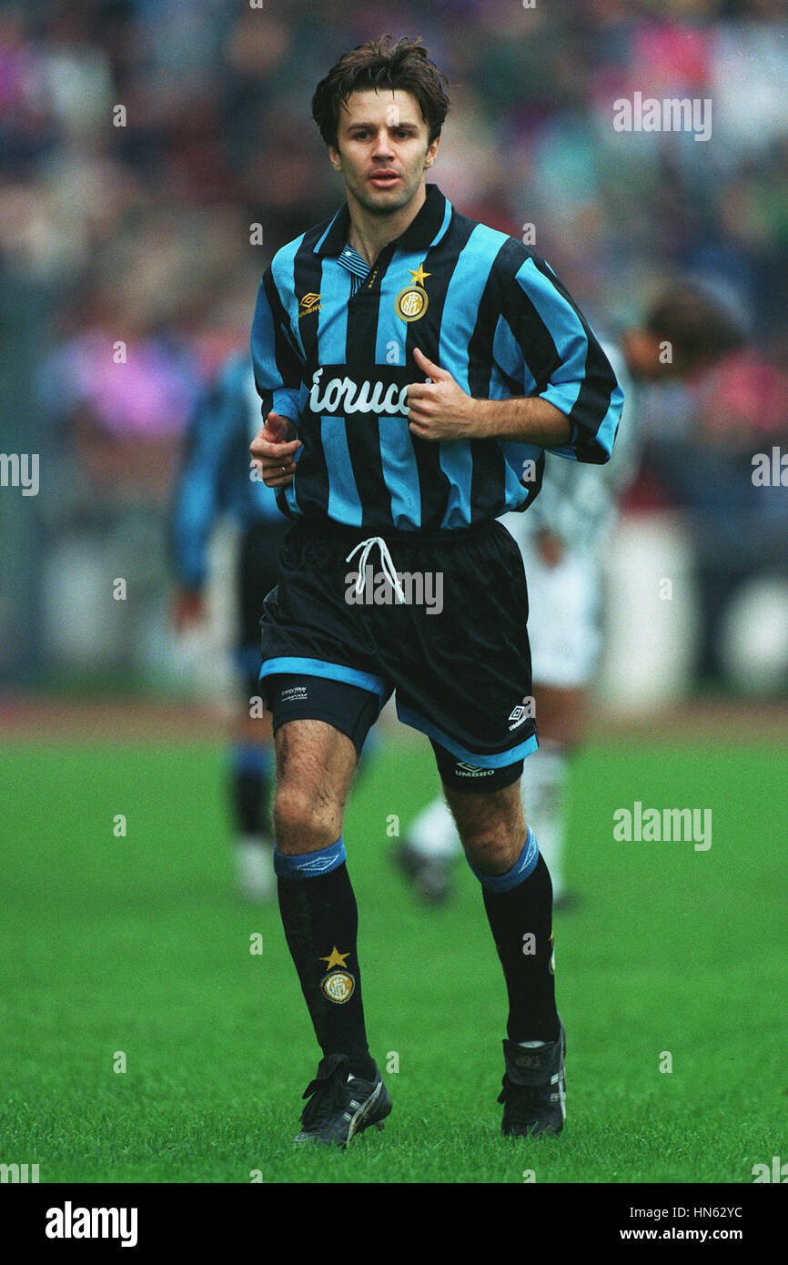 Paganin hi-res stock photography and images - Alamy