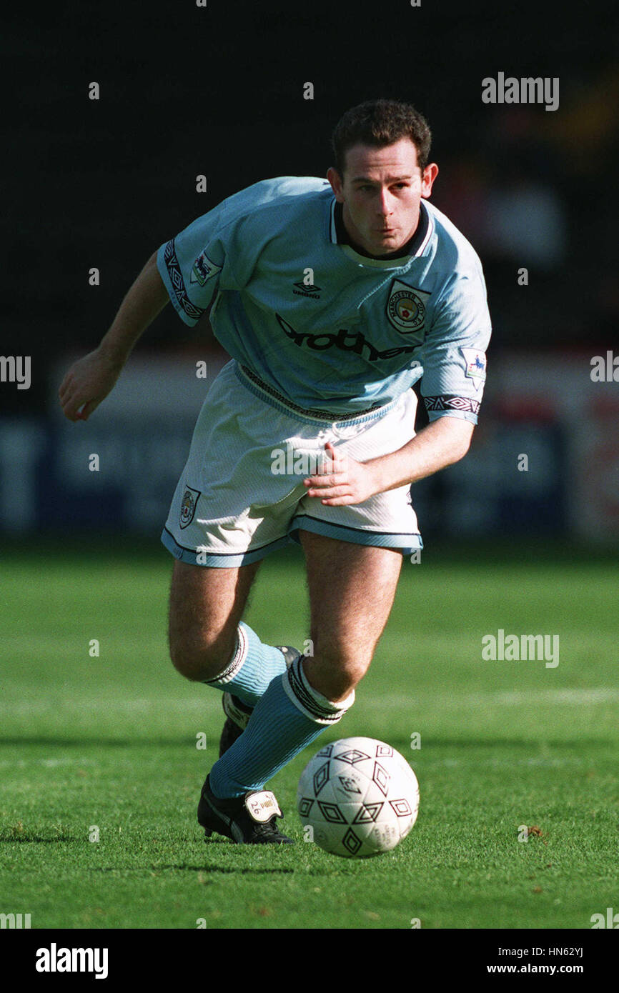 MIKE SHERON MANCHESTER CITY FC 11 November 1993 Stock Photo - Alamy