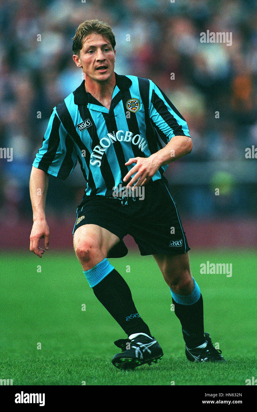 JOHN MILLAR HEART OF MIDLOTHIAN FC 11 August 1993 Stock Photo - Alamy
