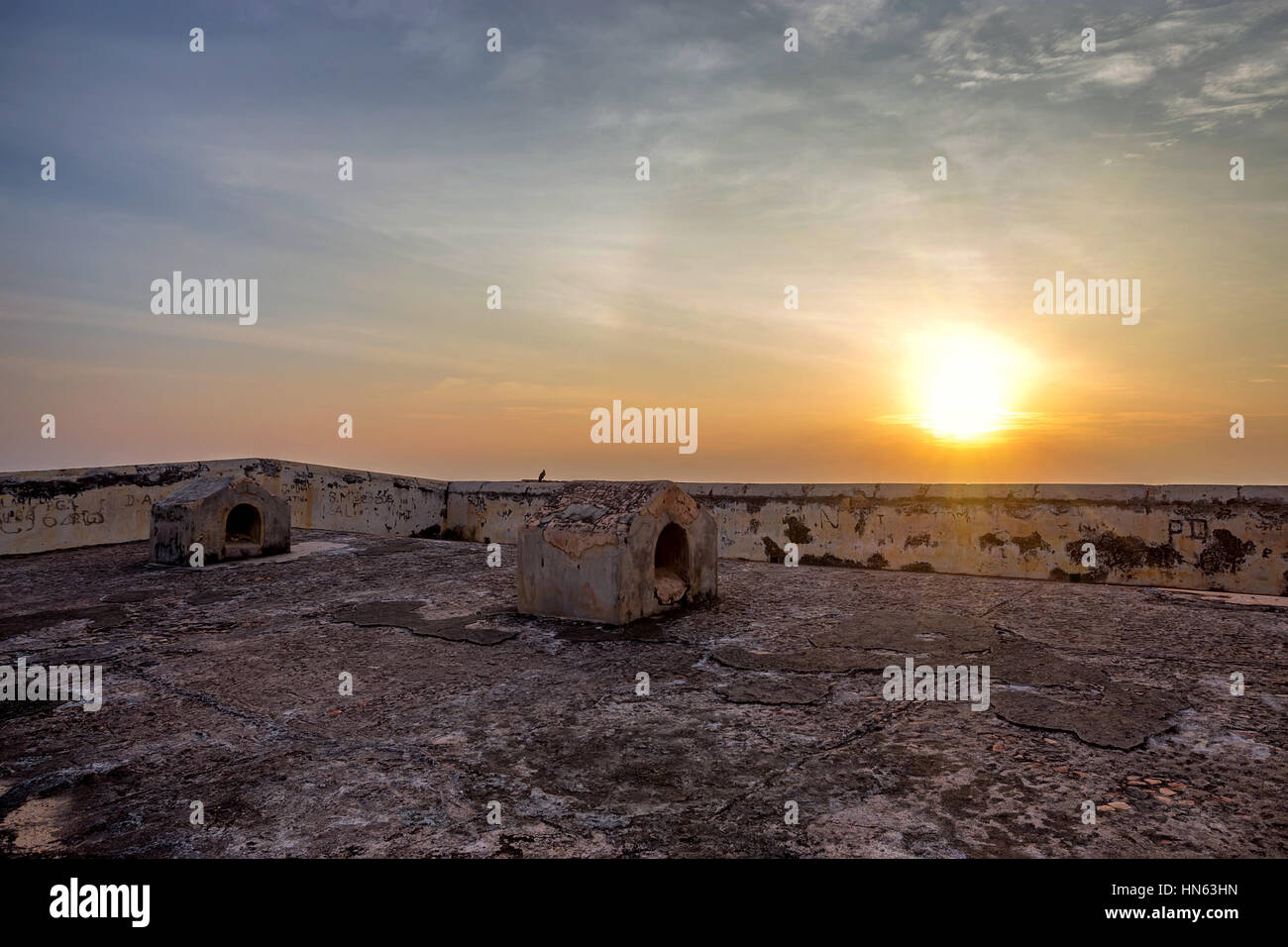 Beautiful romantic view of sunset from walls of old colonial fort Galle ...