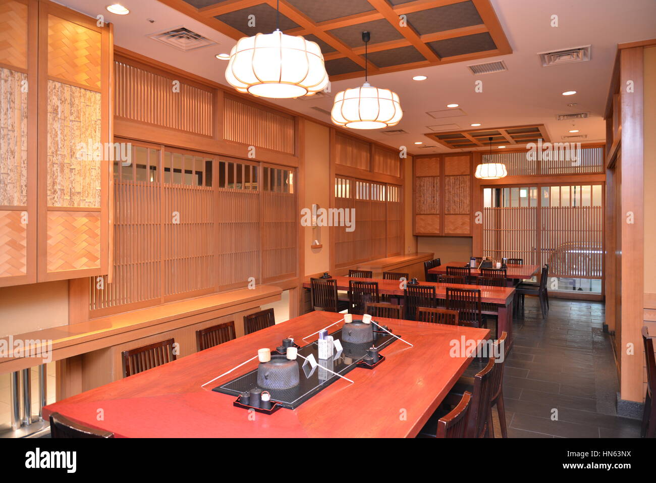 Japan daimaru hi-res stock photography and images - Alamy