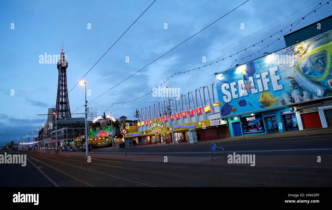 Rundown seaside town uk hi-res stock photography and images - Alamy