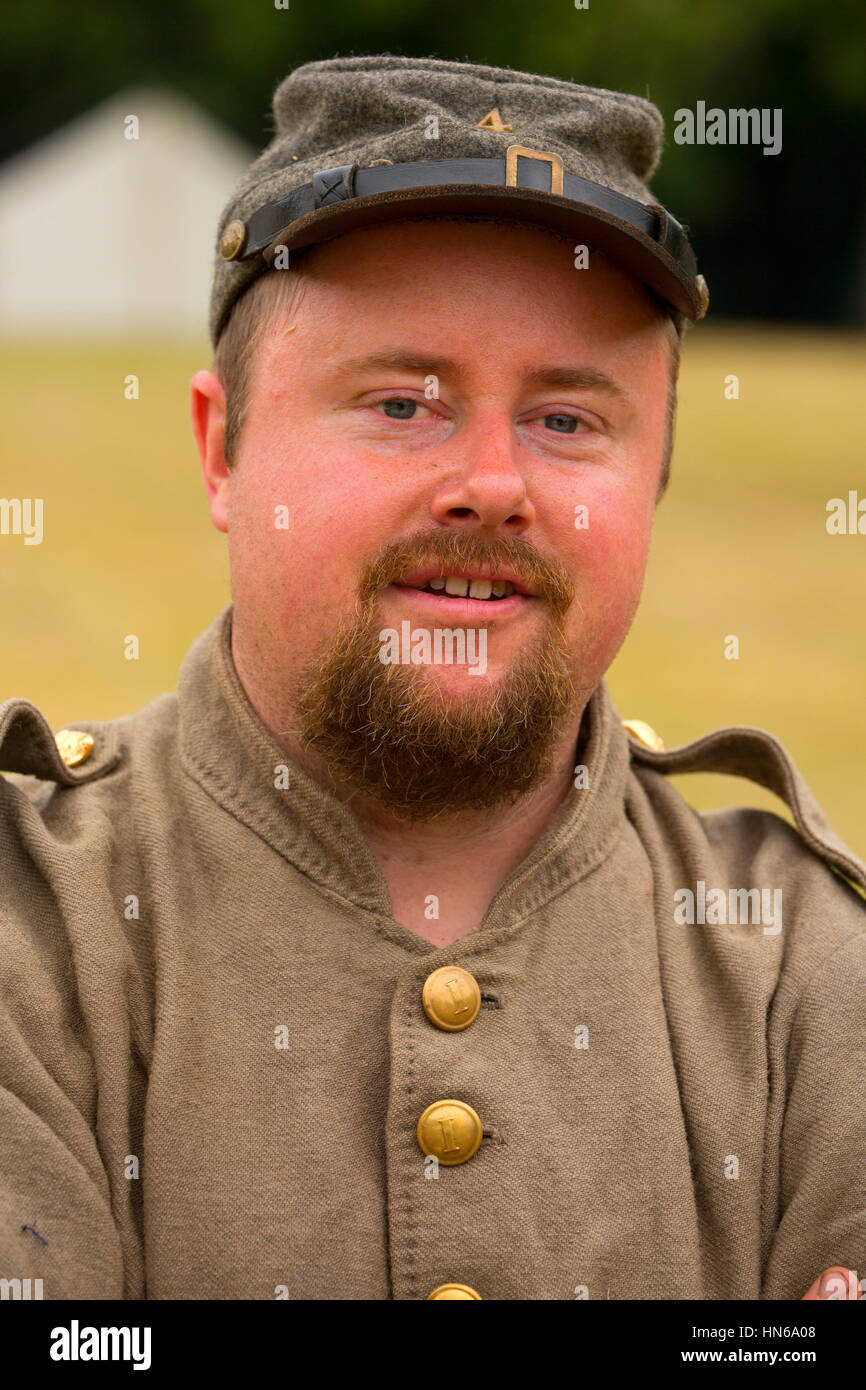 Confederate soldier uniform hi-res stock photography and images - Alamy