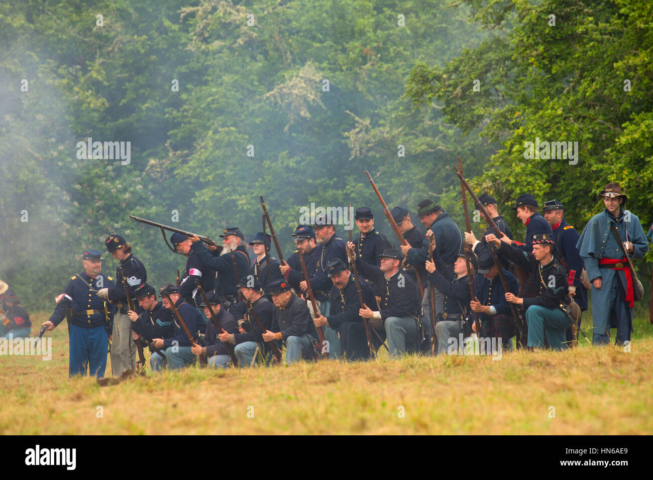 Battle reenactment rifles hi-res stock photography and images - Alamy
