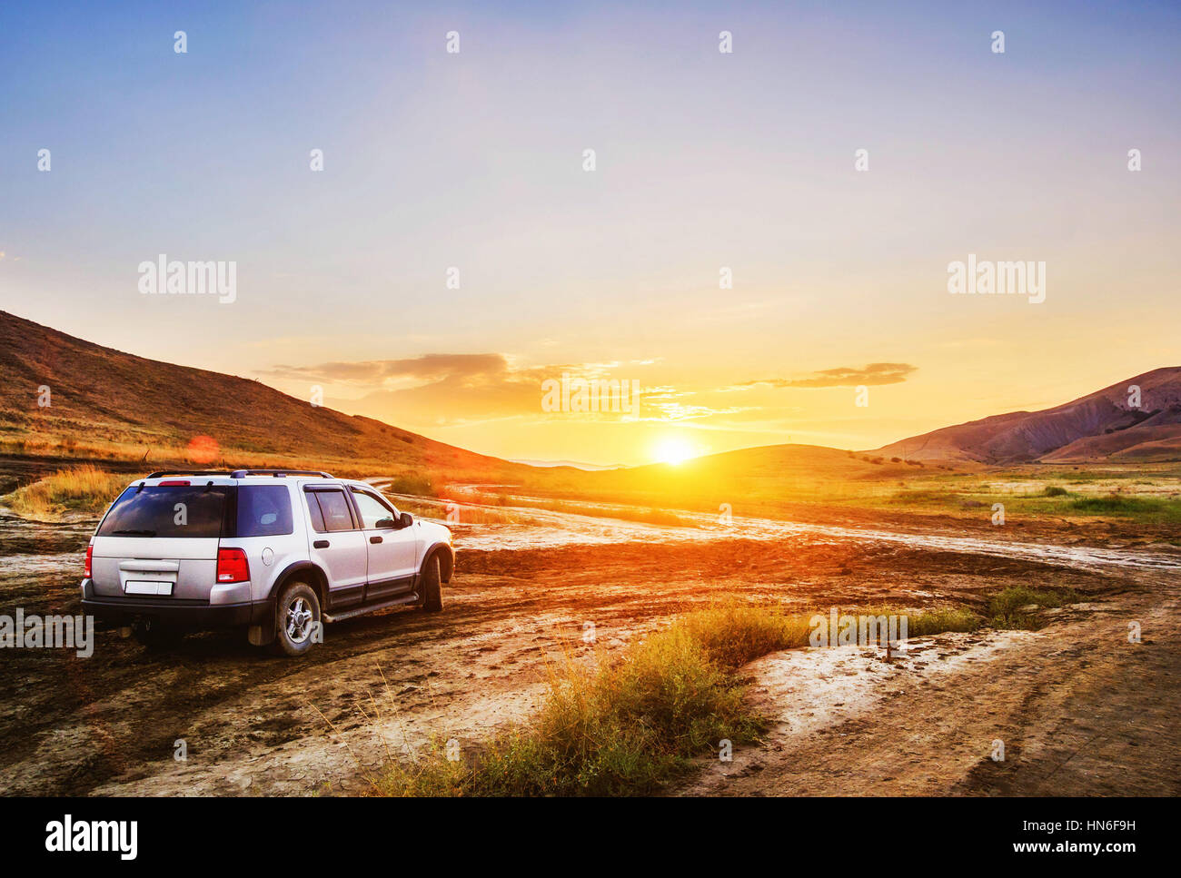 Car sunset hi-res stock photography and images - Alamy