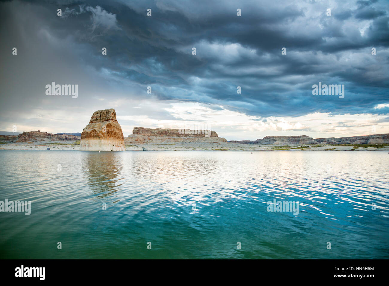 Rock lake hi-res stock photography and images - Alamy