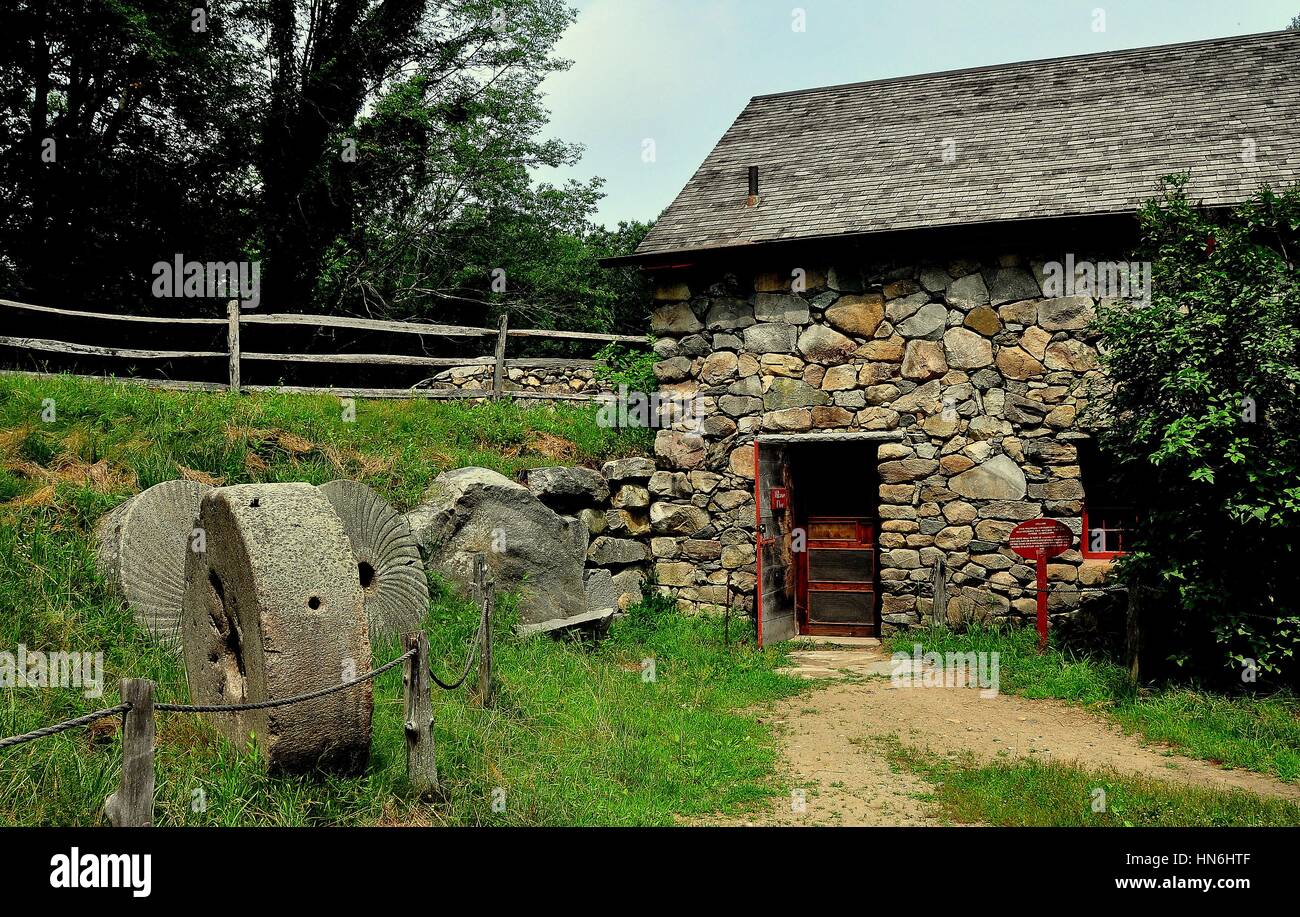 Old millstones hi-res stock photography and images - Alamy