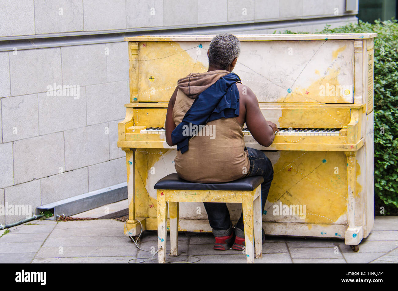Urban art charity hi-res stock photography and images - Alamy