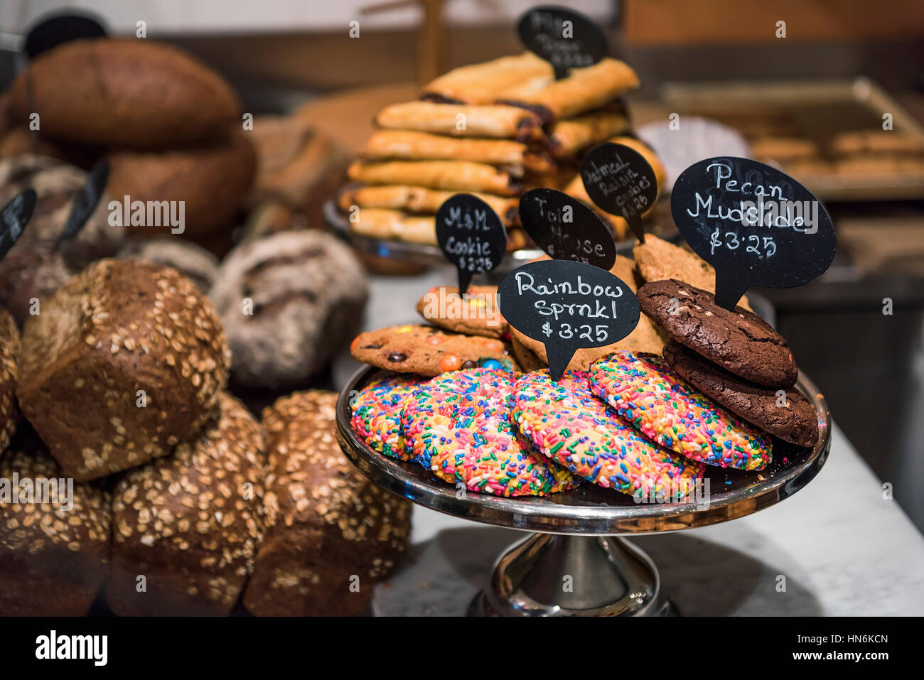 Display of bread hi-res stock photography and images - Alamy