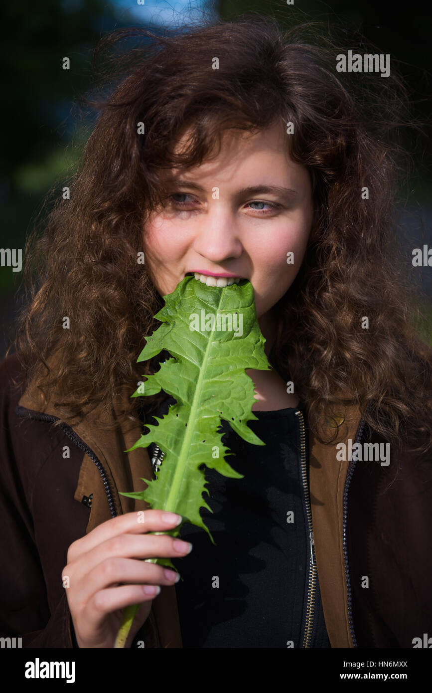 Biting eating teeth hi-res stock photography and images - Alamy