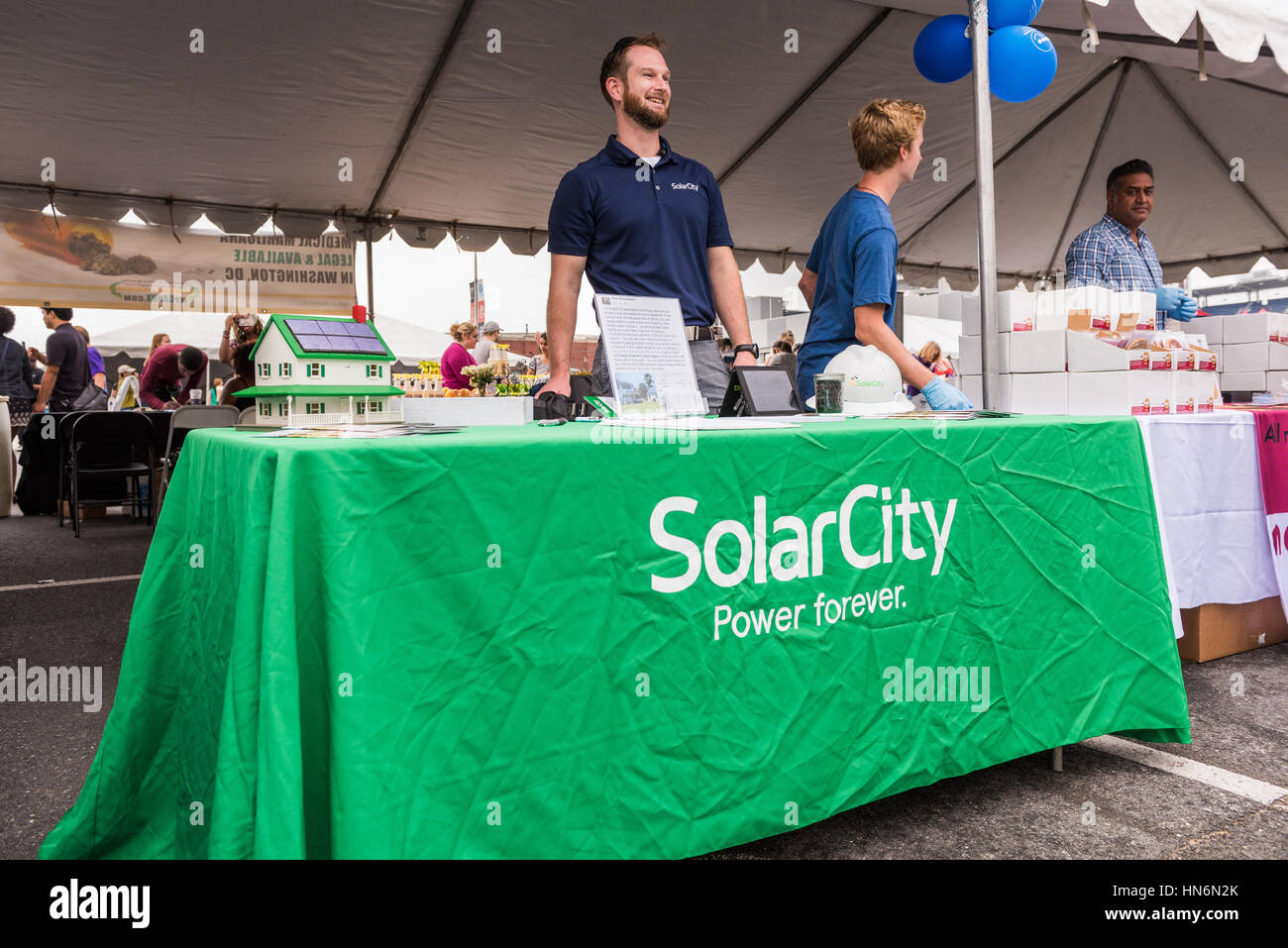 Solarcity hi-res stock photography and images - Alamy