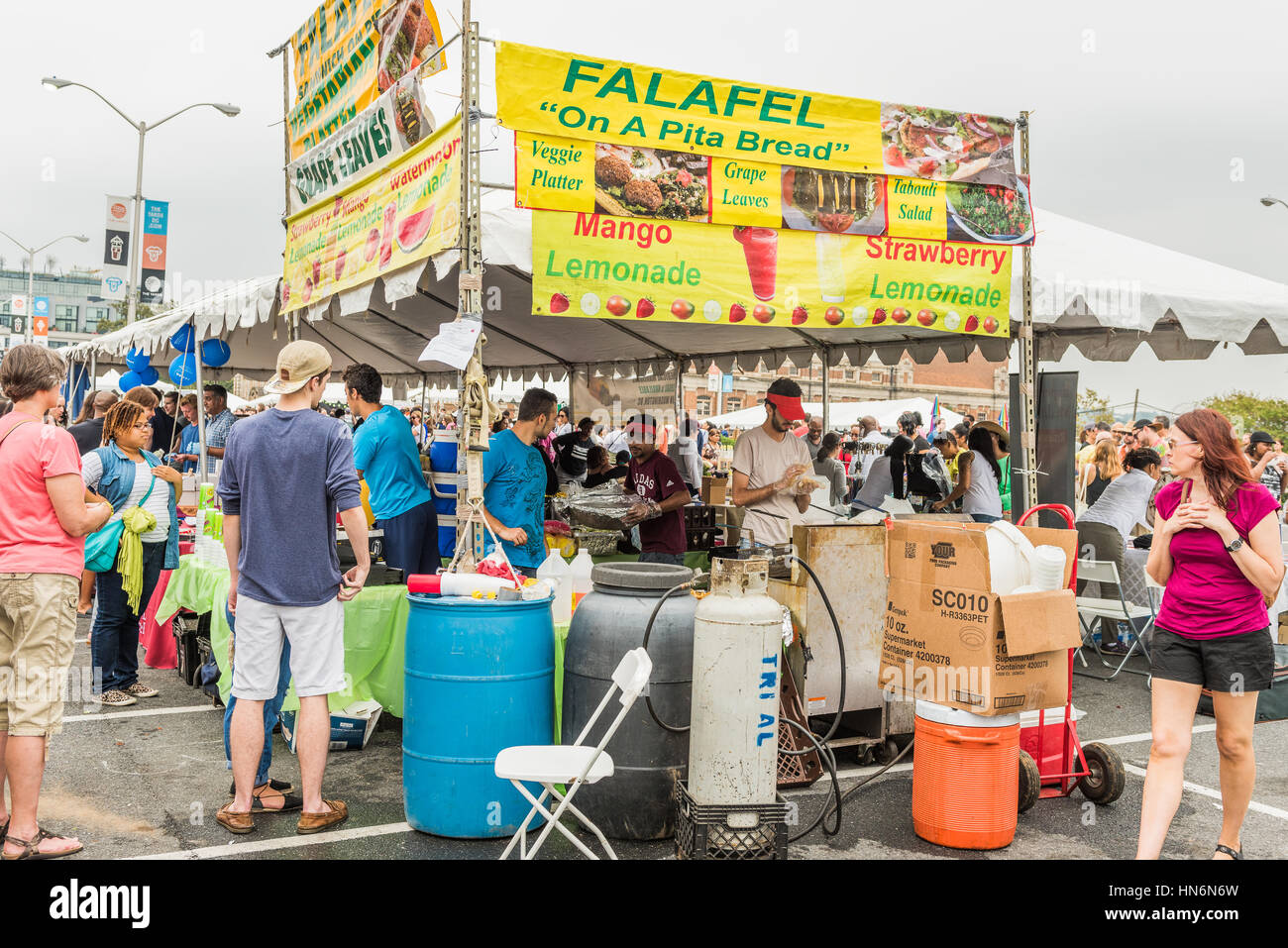 Falafel stall hi-res stock photography and images - Alamy