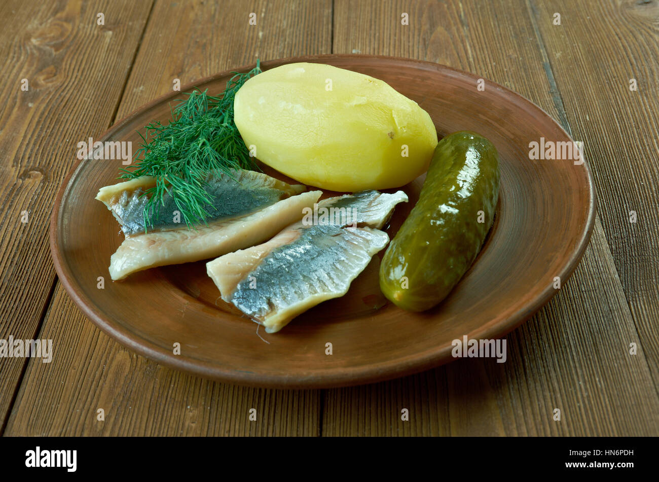 sillilautanen - plate of assorted herring - Finnish traditional dinner ...