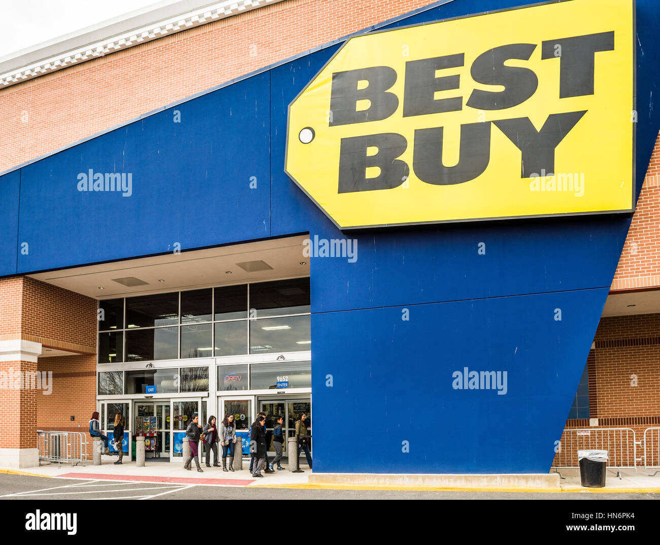 Best buy store hi-res stock photography and images - Alamy