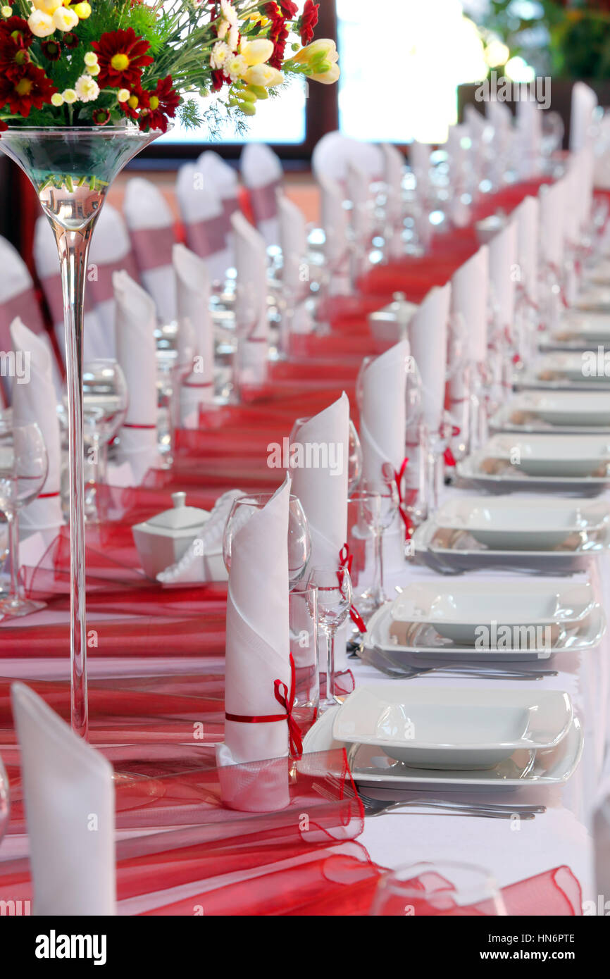 Beautiful empty banquet hall hi-res stock photography and images - Alamy