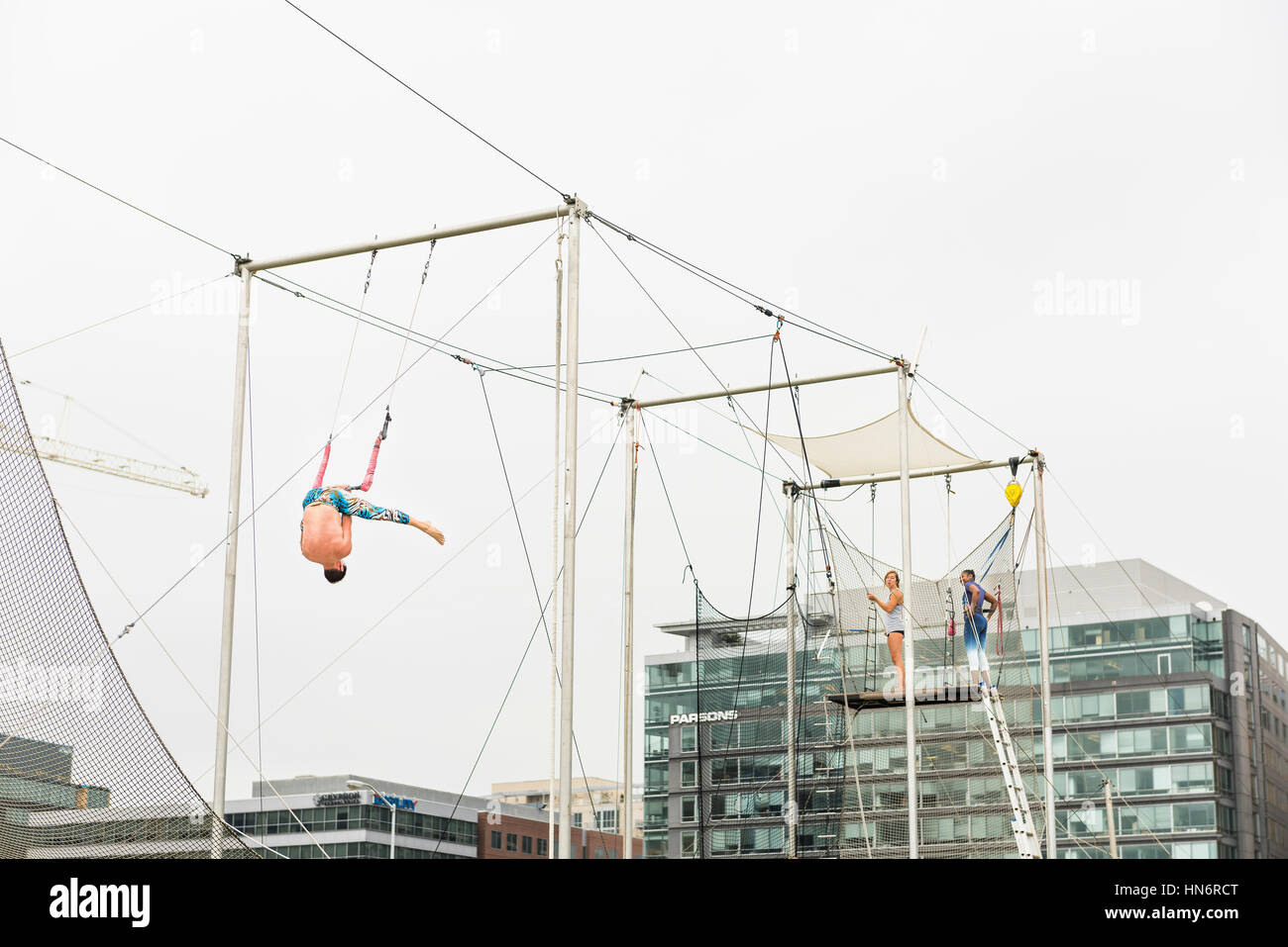 Trapeze artists hi-res stock photography and images - Alamy