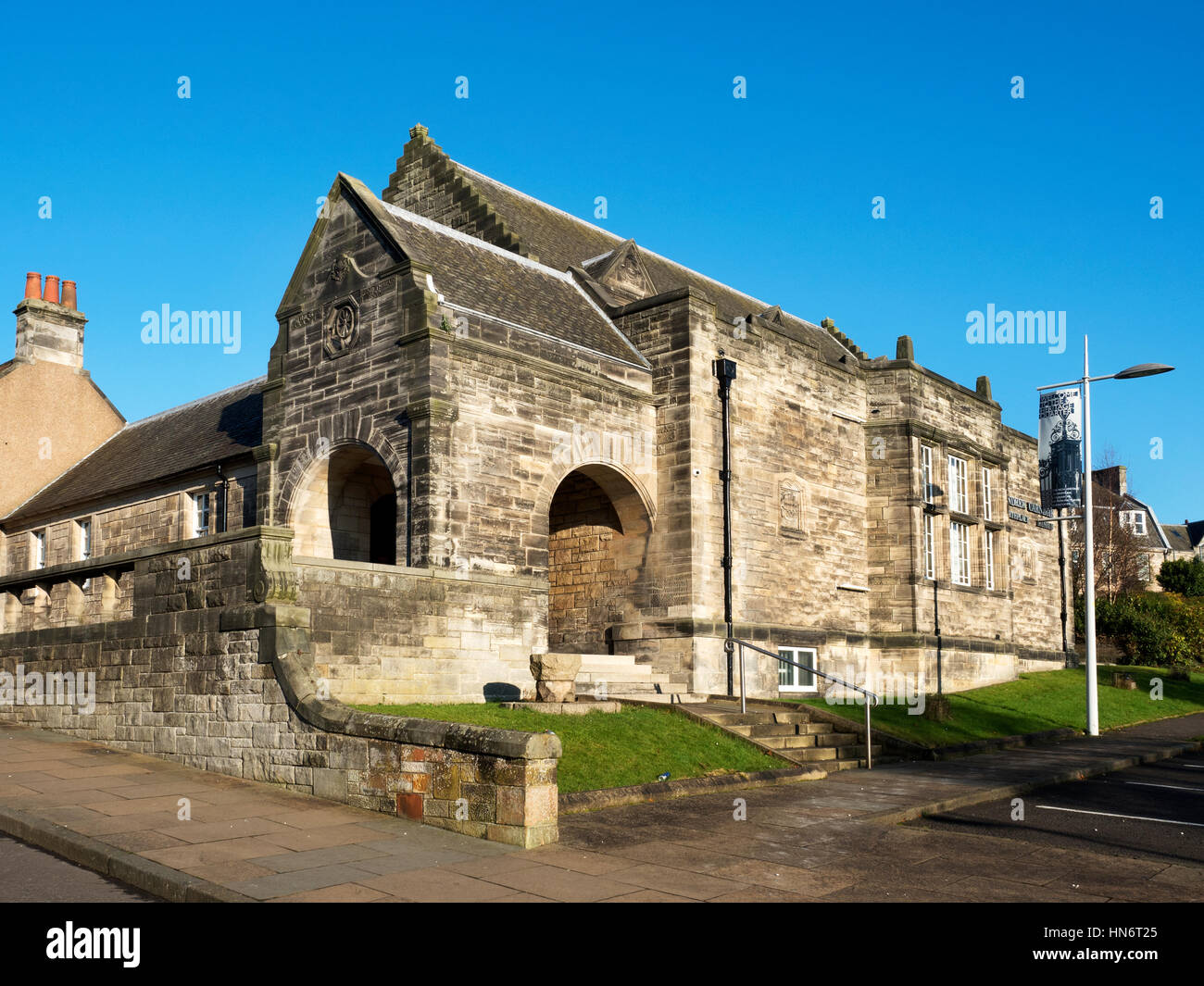 Carnegie museum building hi-res stock photography and images - Alamy