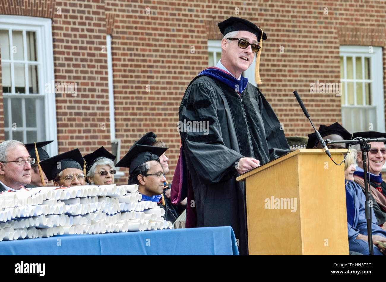 Caps and gowns graduation hi-res stock photography and images - Alamy