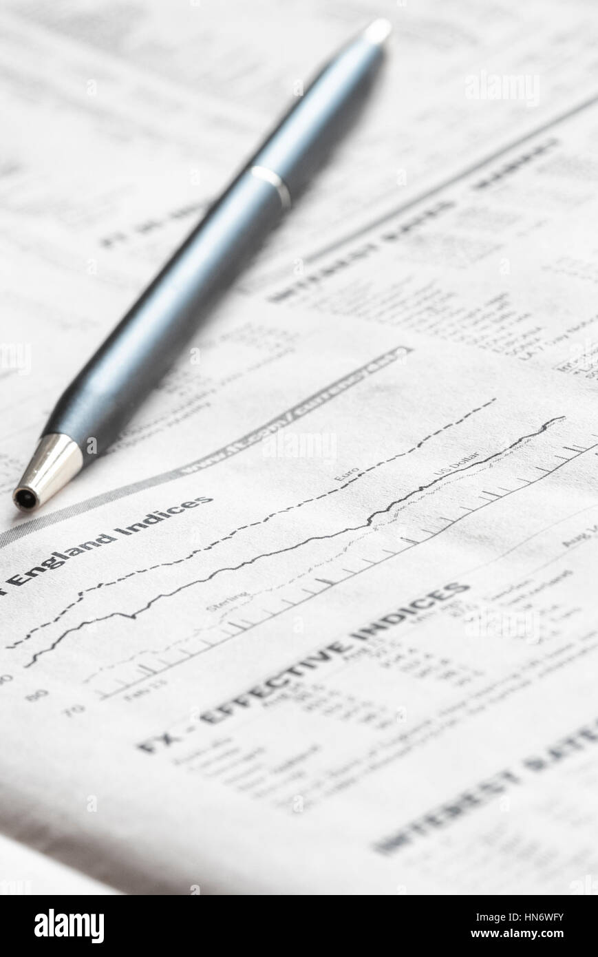 Financial business section newspaper hi-res stock photography and ...
