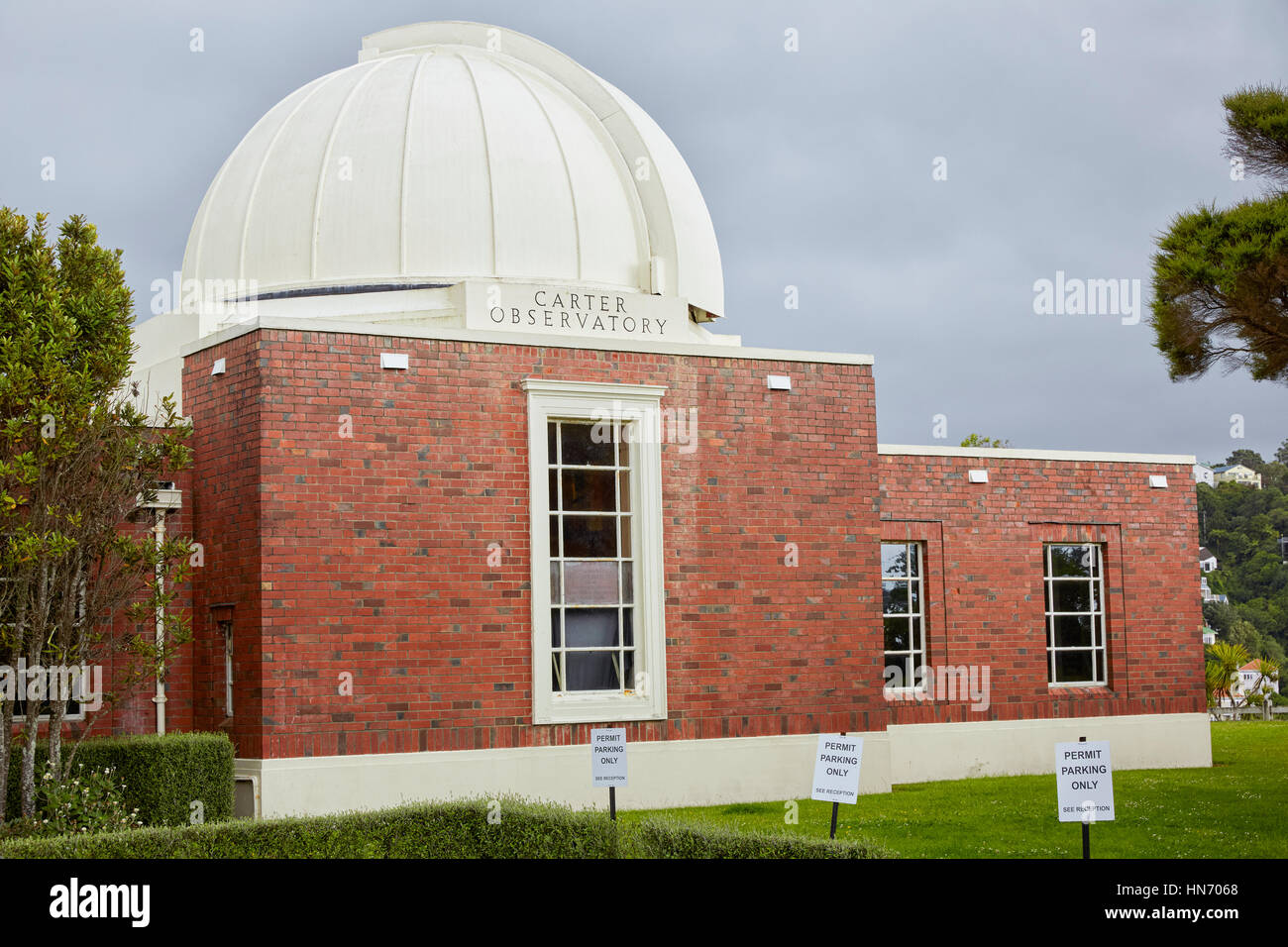 Observatory exterior hi-res stock photography and images - Alamy