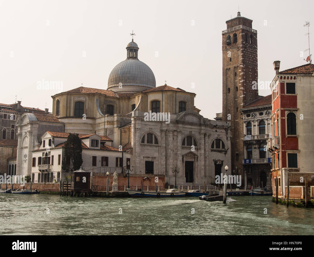 Venize centre architecture. Great channel buildings from water Stock ...