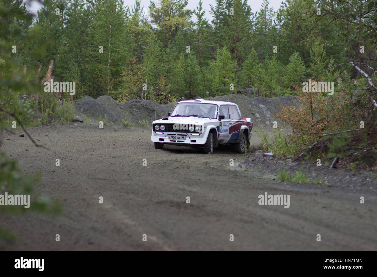 Race car number 21 hi-res stock photography and images - Alamy