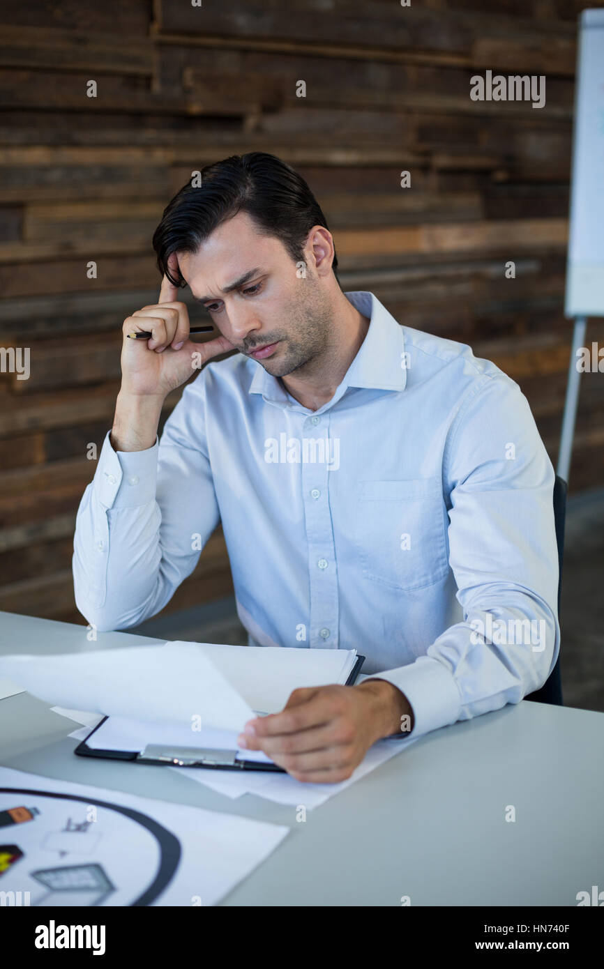 Male leadership photos hi-res stock photography and images - Alamy