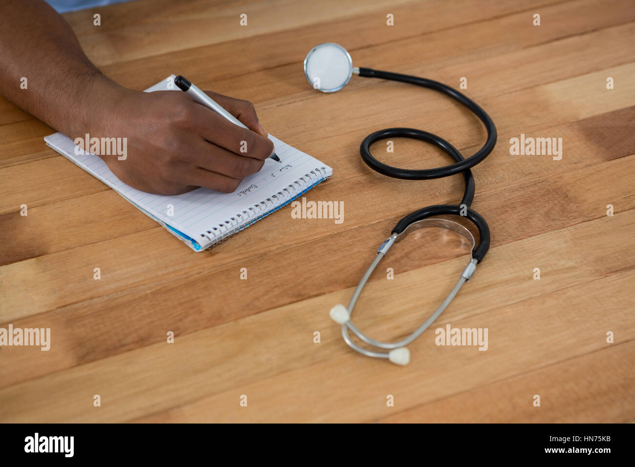 Healthcare profession desk writing hi-res stock photography and images ...