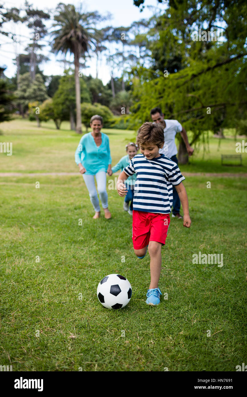Family football hi-res stock photography and images - Alamy