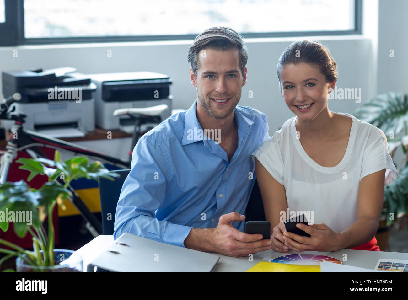Graphic designers mobile phone hi-res stock photography and images - Alamy